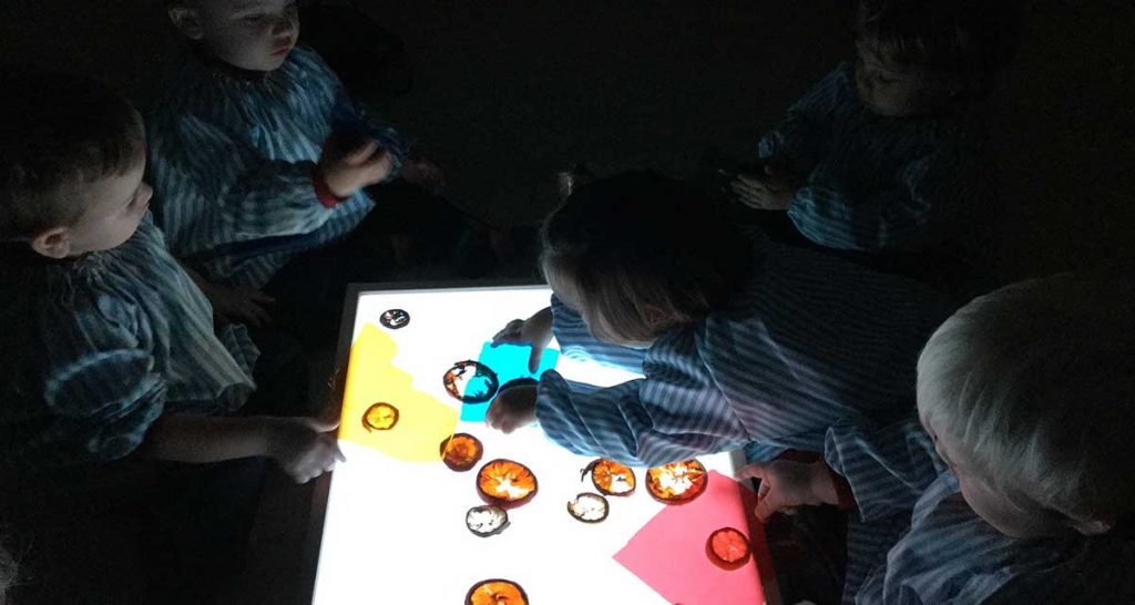 La taula de llum - Escola L'Horitzo