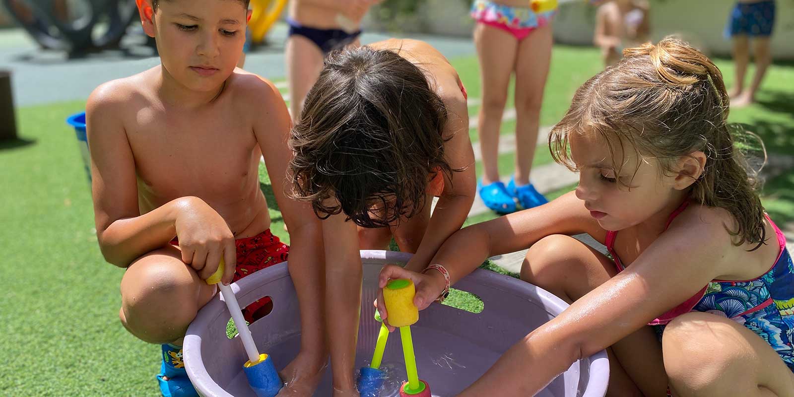 Jocs d'aigua - Escola L'Horitzo